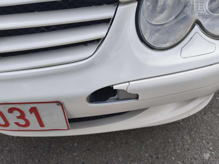 Balts Mercedes-Benz SL 500 2003 Šauļi, ar dzinēja tilpumu 5.00 L un nobraukumu 196 tūkst. km par 6850 €, foto 28 vietnē AUTOMOTO.COM.LV