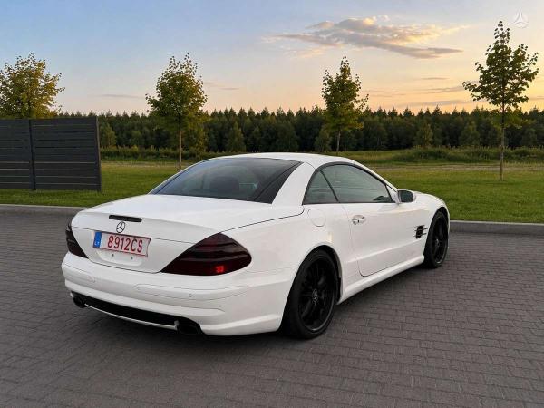White Mercedes-Benz SL 500 2004 in Panevezys, with an engine capacity of 5.00 L and mileage of 86 thousand km for 19000 €, photo 2 on AUTOMOTO.COM.LV
