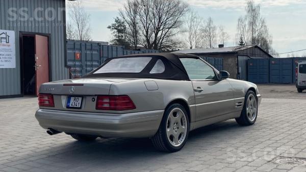 Yellow Mercedes-Benz SL 500 1999 in Jelgava, with an engine capacity of 5.00 L and mileage of 230 thousand km for 14900 €, photo 4 on AUTOMOTO.COM.LV