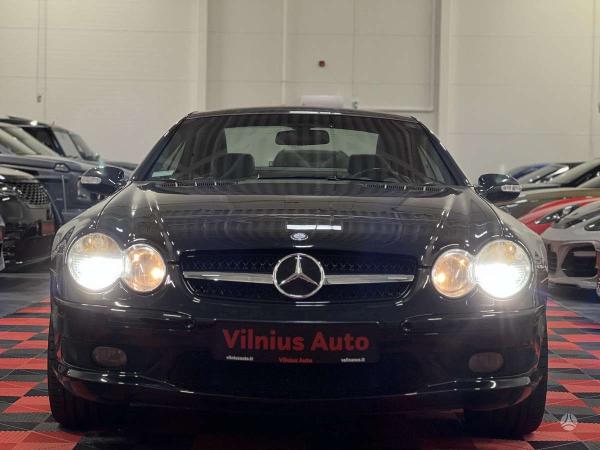 Melns Mercedes-Benz SL 55 AMG 2003 Viļņa, ar dzinēja tilpumu 5.44 L un nobraukumu 218 tūkst. km par 18800 €, foto 2 vietnē AUTOMOTO.COM.LV