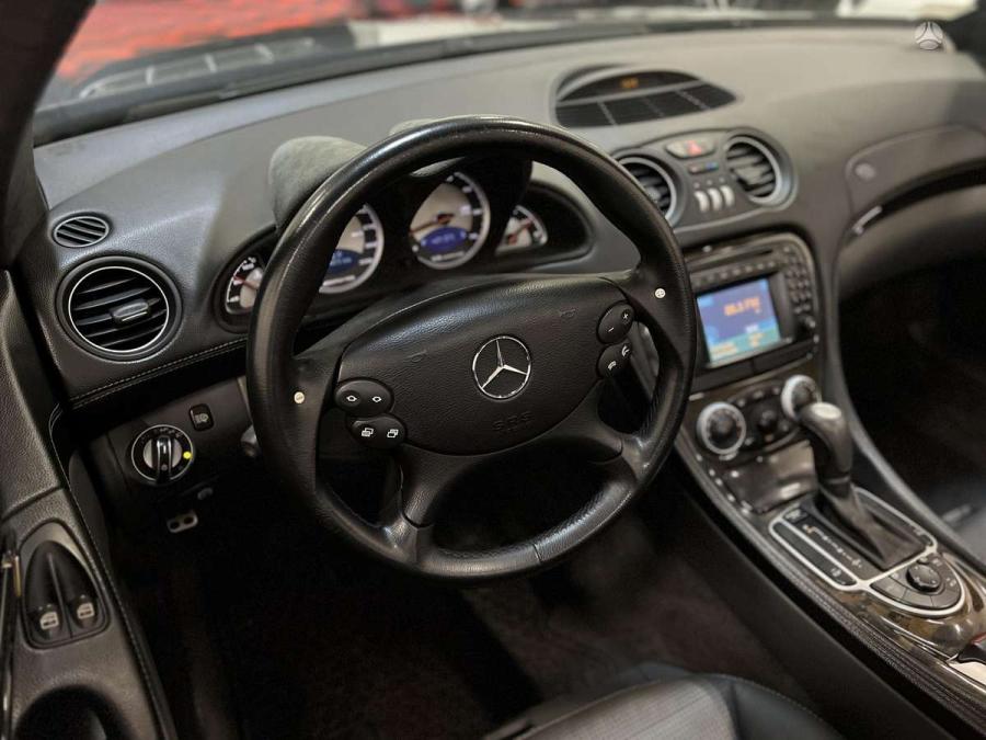 Black Mercedes-Benz SL 55 AMG 2003 in Vilnius, with an engine capacity of 5.44 L and mileage of 218 thousand km for 17800 €, photo 27 on AUTOMOTO.COM.LV