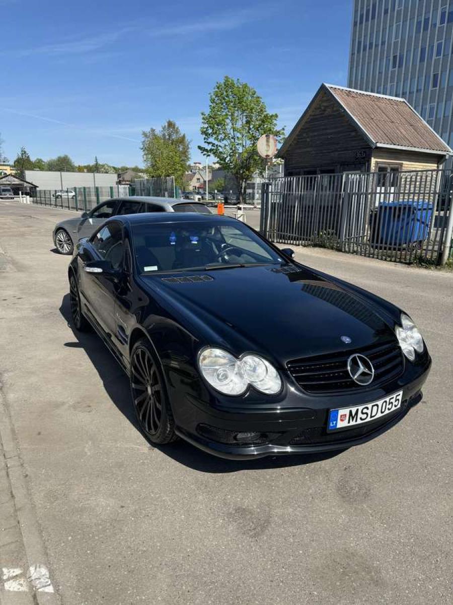 Black Mercedes-Benz SL 55 AMG 2003 in Kaunas, with an engine capacity of 5.44 L and mileage of 122 thousand km for 23999 €, photo 8 on AUTOMOTO.COM.LV