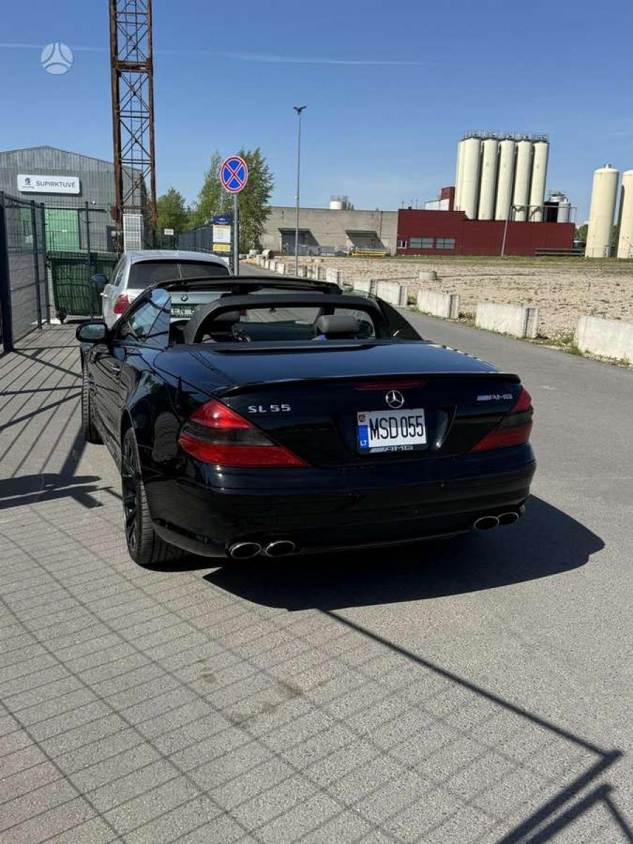 Black Mercedes-Benz SL 55 AMG 2003 in Kaunas, with an engine capacity of 5.44 L and mileage of 122 thousand km for 23999 €, photo 11 on AUTOMOTO.COM.LV