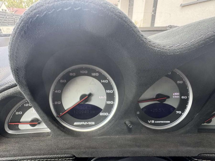 Black Mercedes-Benz SL 55 AMG 2003 in Kaunas, with an engine capacity of 5.44 L and mileage of 122 thousand km for 23999 €, photo 24 on AUTOMOTO.COM.LV