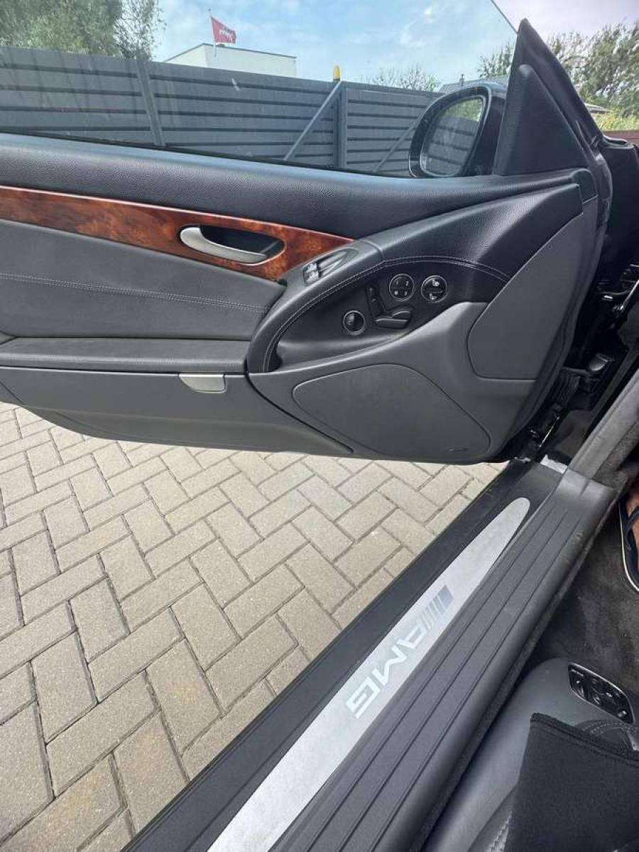 Black Mercedes-Benz SL 55 AMG 2003 in Kaunas, with an engine capacity of 5.44 L and mileage of 122 thousand km for 23999 €, photo 26 on AUTOMOTO.COM.LV