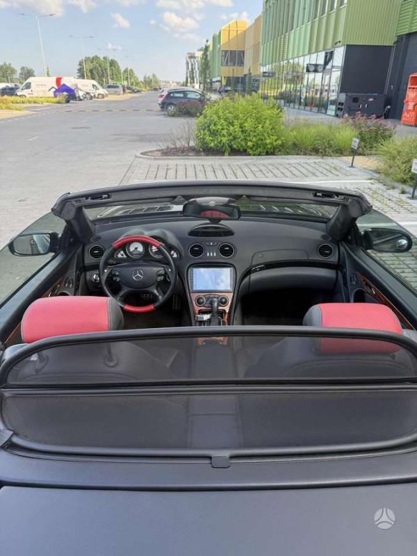 Melns Mercedes-Benz SL 55 AMG 2005 Viļņa, ar dzinēja tilpumu 5.44 L un nobraukumu 165 tūkst. km par 17000 €, foto 9 vietnē AUTOMOTO.COM.LV