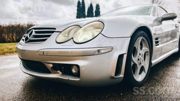 Grey Mercedes-Benz SL 55 AMG 2004 in Jelgava, with an engine capacity of 5.50 L and mileage of 235 thousand km for 15200 €, photo 3 on AUTOMOTO.COM.LV