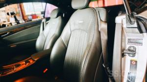 Pelēks Mercedes-Benz SL 55 AMG 2004 Jelgava, ar dzinēja tilpumu 5.50 L un nobraukumu 235 tūkst. km par 15200 €, foto 14 vietnē AUTOMOTO.COM.LV