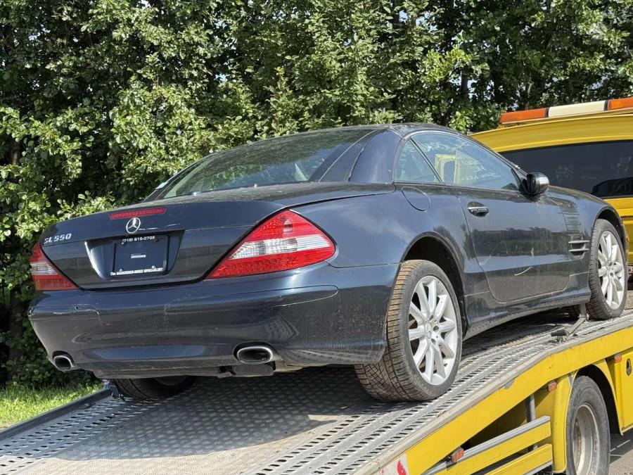 Черный Мерседес sl-550 2008 в Клайпеда, объемом двигателя 0.00 л и пробегом 115 тыс. км за 3700 €, фото 1 на AUTOMOTO.COM.LV