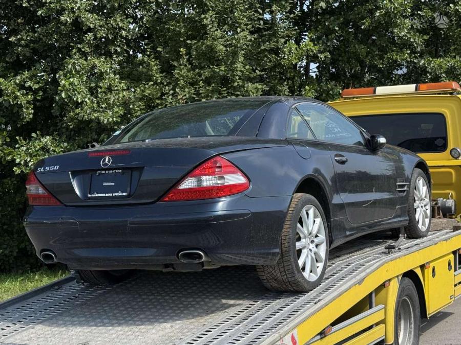 Черный Мерседес sl-550 2008 в Клайпеда, объемом двигателя 0.00 л и пробегом 115 тыс. км за 3700 €, фото 5 на AUTOMOTO.COM.LV