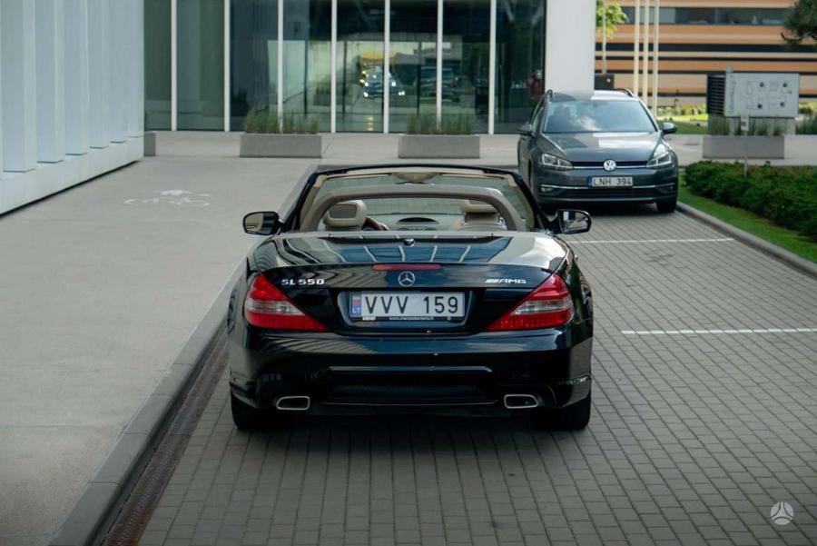 Melns Mercedes-Benz sl-550 2009 Viļņa, ar dzinēja tilpumu 0.55 L un nobraukumu 102 tūkst. km par 19500 €, foto 7 vietnē AUTOMOTO.COM.LV