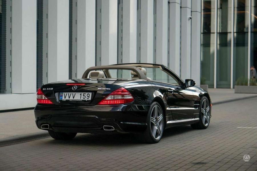 Melns Mercedes-Benz sl-550 2009 Viļņa, ar dzinēja tilpumu 0.55 L un nobraukumu 102 tūkst. km par 19500 €, foto 13 vietnē AUTOMOTO.COM.LV
