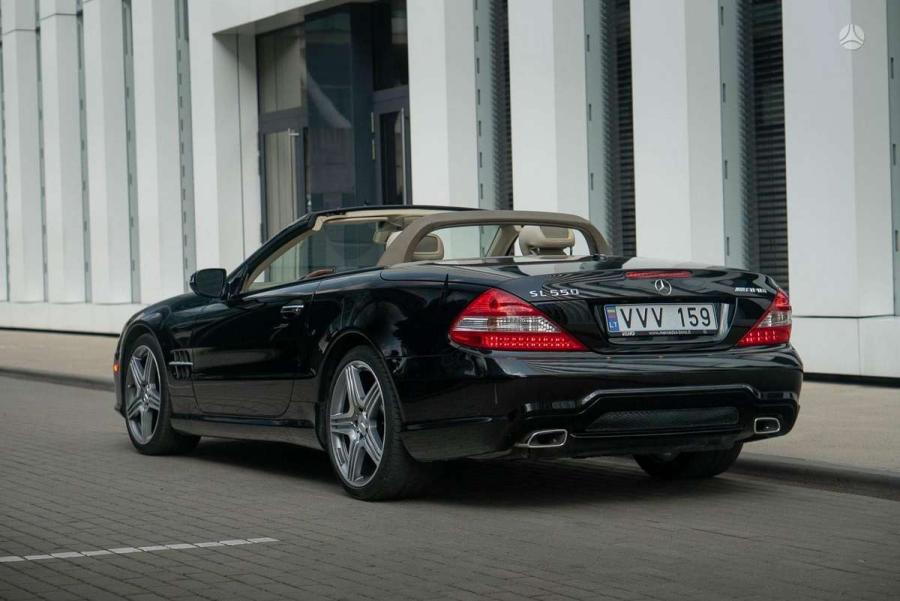 Melns Mercedes-Benz sl-550 2009 Viļņa, ar dzinēja tilpumu 0.55 L un nobraukumu 102 tūkst. km par 19500 €, foto 16 vietnē AUTOMOTO.COM.LV