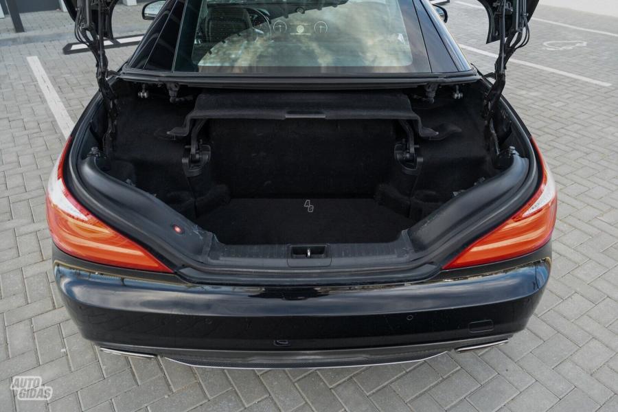 Melns Mercedes-Benz sl-550 2013 Viļņa, ar dzinēja tilpumu 4.70 L un nobraukumu 64 tūkst. km par 34500 €, foto 13 vietnē AUTOMOTO.COM.LV