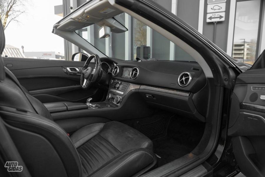 Melns Mercedes-Benz sl-550 2013 Viļņa, ar dzinēja tilpumu 4.70 L un nobraukumu 64 tūkst. km par 34500 €, foto 19 vietnē AUTOMOTO.COM.LV