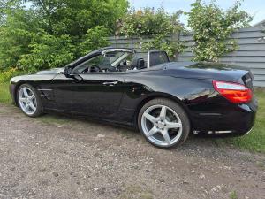 Melns Mercedes-Benz sl-550 2013 Rīga, ar dzinēja tilpumu 5.50 L un nobraukumu 109 tūkst. km par 22400 €, foto  vietnē AUTOMOTO.COM.LV