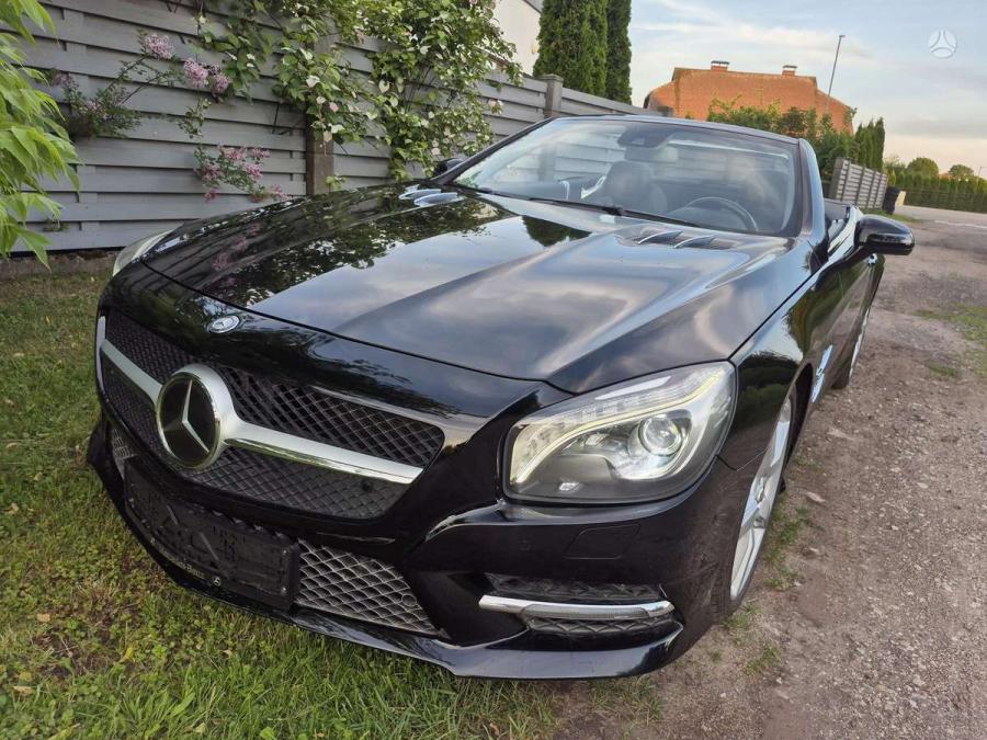 Melns Mercedes-Benz sl-550 2013 Rīga, ar dzinēja tilpumu 5.50 L un nobraukumu 109 tūkst. km par 22400 €, foto 3 vietnē AUTOMOTO.COM.LV