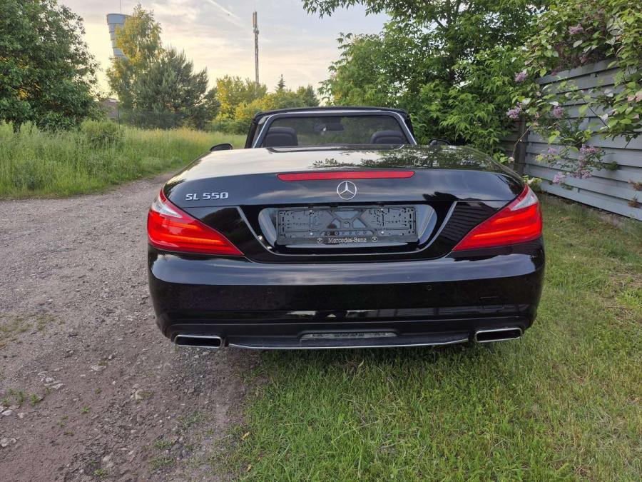 Melns Mercedes-Benz sl-550 2013 Rīga, ar dzinēja tilpumu 5.50 L un nobraukumu 109 tūkst. km par 22400 €, foto 4 vietnē AUTOMOTO.COM.LV