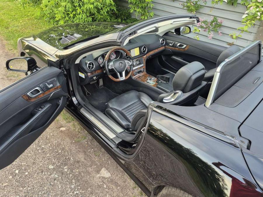 Melns Mercedes-Benz sl-550 2013 Rīga, ar dzinēja tilpumu 5.50 L un nobraukumu 109 tūkst. km par 22400 €, foto 5 vietnē AUTOMOTO.COM.LV