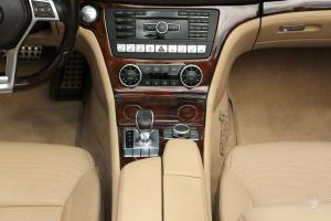 Красный Мерседес sl-550 2016 в Вильнюс, объемом двигателя 4.70 л и пробегом 104 тыс. км за 29900 €, фото 15 на AUTOMOTO.COM.LV