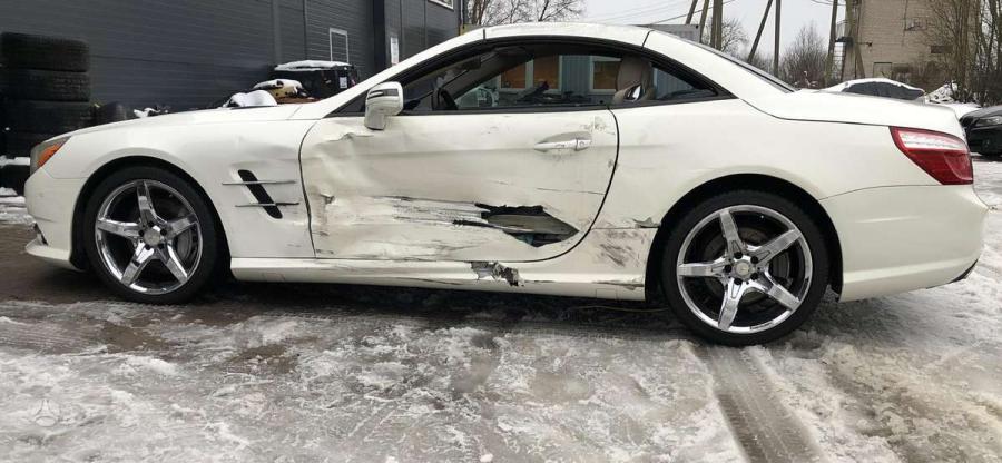 Balts Mercedes-Benz sl-550 2013 Viļņa, ar dzinēja tilpumu 4.70 L un nobraukumu 95 tūkst. km par 18900 €, foto 6 vietnē AUTOMOTO.COM.LV