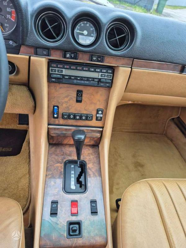 Mercedes-Benz SL 560 1986 Rīga, ar dzinēja tilpumu 5.60 L un nobraukumu 231 tūkst. km par 16700 €, foto 11 vietnē AUTOMOTO.COM.LV