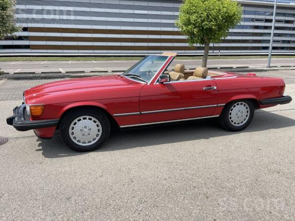 Sarkans Mercedes-Benz SL 560 1988 Rīga, ar dzinēja tilpumu 5.60 L un nobraukumu 127 tūkst. km par 25000 €, foto 1 vietnē AUTOMOTO.COM.LV