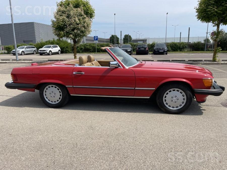Sarkans Mercedes-Benz SL 560 1988 Rīga, ar dzinēja tilpumu 5.60 L un nobraukumu 127 tūkst. km par 25000 €, foto 4 vietnē AUTOMOTO.COM.LV