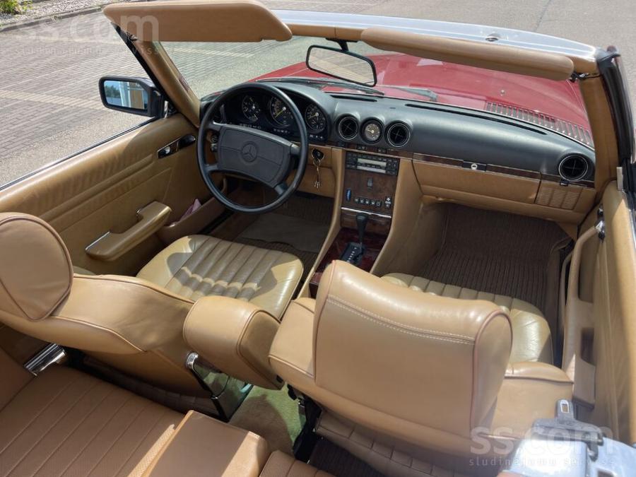 Sarkans Mercedes-Benz SL 560 1988 Rīga, ar dzinēja tilpumu 5.60 L un nobraukumu 127 tūkst. km par 25000 €, foto 7 vietnē AUTOMOTO.COM.LV