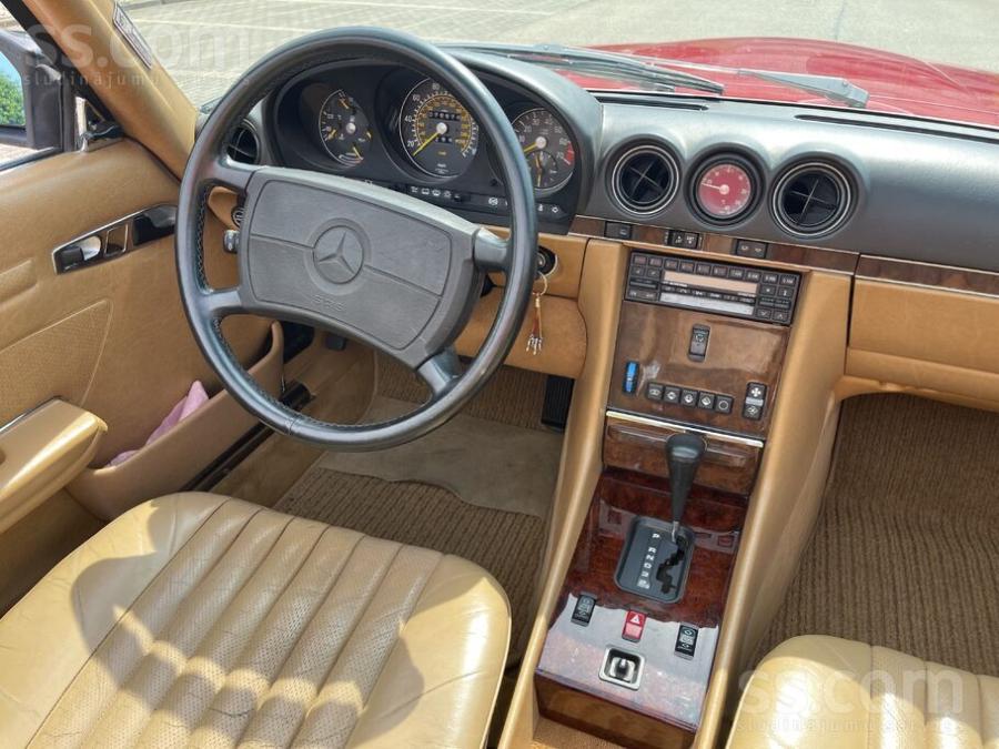 Sarkans Mercedes-Benz SL 560 1988 Rīga, ar dzinēja tilpumu 5.60 L un nobraukumu 127 tūkst. km par 25000 €, foto 8 vietnē AUTOMOTO.COM.LV