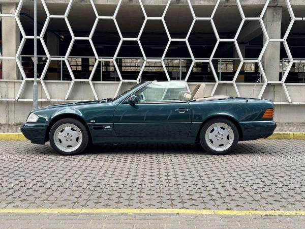 Zaļš Mercedes-Benz sl-600 1994 Viļņa, ar dzinēja tilpumu 5.99 L un nobraukumu 92 tūkst. km par 20999 €, foto 2 vietnē AUTOMOTO.COM.LV