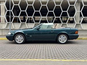 Zaļš Mercedes-Benz sl-600 1994 Viļņa, ar dzinēja tilpumu 5.99 L un nobraukumu 92 tūkst. km par 20999 €, foto 3 vietnē AUTOMOTO.COM.LV