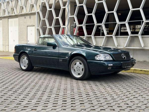Zaļš Mercedes-Benz sl-600 1994 Viļņa, ar dzinēja tilpumu 5.99 L un nobraukumu 92 tūkst. km par 20999 €, foto 6 vietnē AUTOMOTO.COM.LV