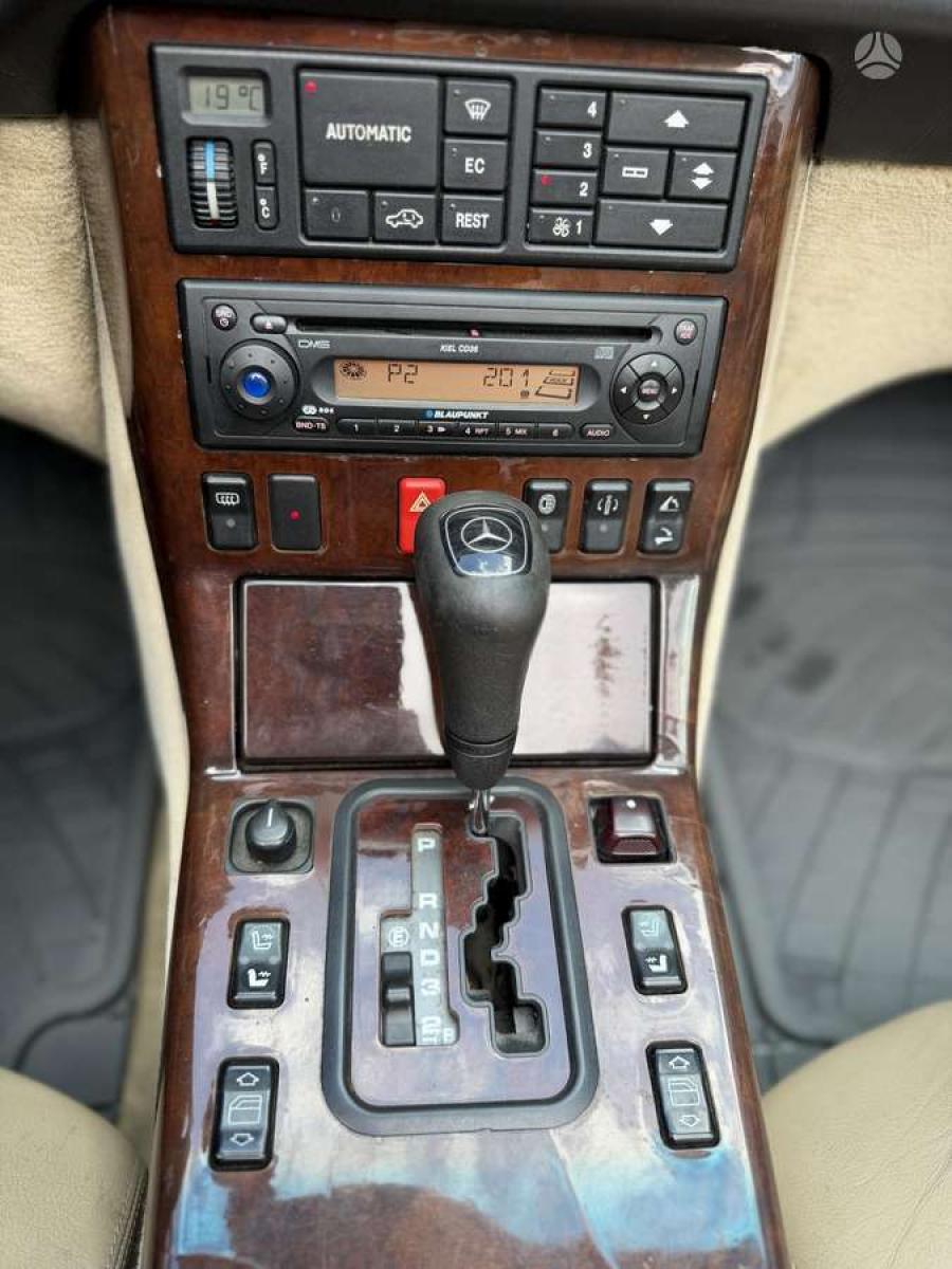 Zaļš Mercedes-Benz sl-600 1994 Viļņa, ar dzinēja tilpumu 5.99 L un nobraukumu 92 tūkst. km par 20999 €, foto 10 vietnē AUTOMOTO.COM.LV