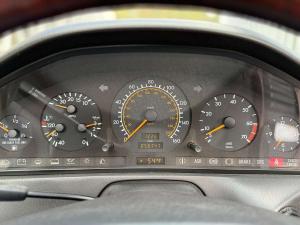 Green Mercedes-Benz sl-600 1994 in Vilnius, with an engine capacity of 5.99 L and mileage of 93 thousand km for 19999 €, photo 9 on AUTOMOTO.COM.LV