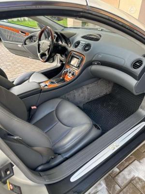 Grey Mercedes-Benz sl-600 2004 in Ukmerge, with an engine capacity of 5.51 L and mileage of 93 thousand km for 29500 €, photo 5 on AUTOMOTO.COM.LV