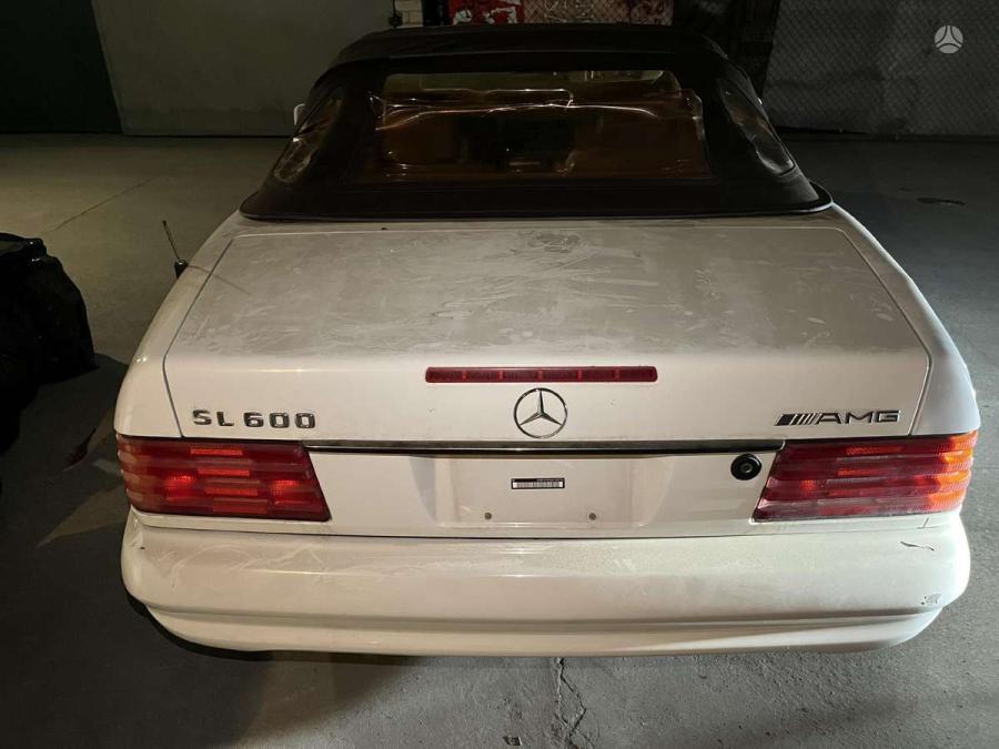 White Mercedes-Benz sl-600 1998 in Klaipeda, with an engine capacity of 6.00 L and mileage of 371 thousand km for 7000 €, photo 5 on AUTOMOTO.COM.LV