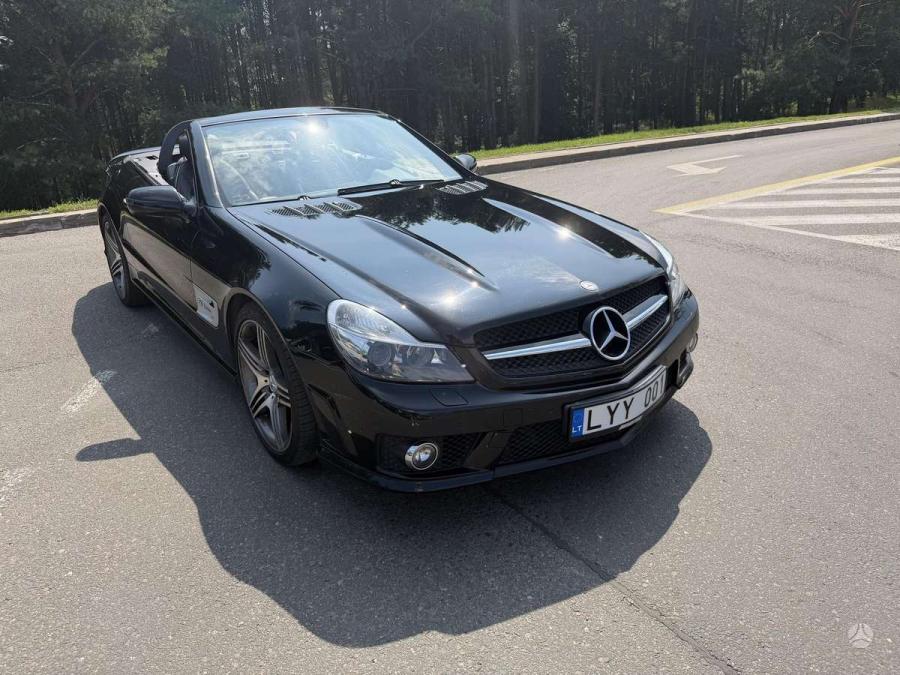 Black Mercedes-Benz SL 63 AMG 2009 in Vilnius, with an engine capacity of 6.21 L and mileage of 184 thousand km for 45000 €, photo 6 on AUTOMOTO.COM.LV
