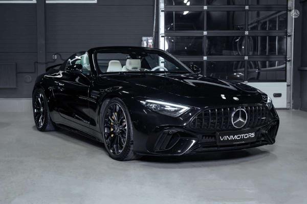 Melns Mercedes-Benz SL 63 AMG 2022 Viļņa, ar dzinēja tilpumu 3.98 L un nobraukumu 41 tūkst. km par 115000 €, foto 3 vietnē AUTOMOTO.COM.LV