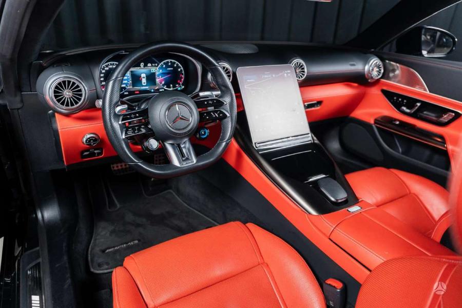 Melns Mercedes-Benz SL 63 AMG 2022 Viļņa, ar dzinēja tilpumu 3.98 L un nobraukumu 29 tūkst. km par 120000 €, foto 27 vietnē AUTOMOTO.COM.LV