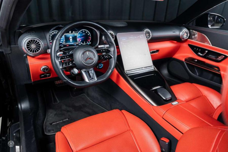 Черный Мерседес SL 63 AMG 2022 в Вильнюс, объемом двигателя 3.98 л и пробегом 35 тыс. км за 104999 €, фото 28 на AUTOMOTO.COM.LV