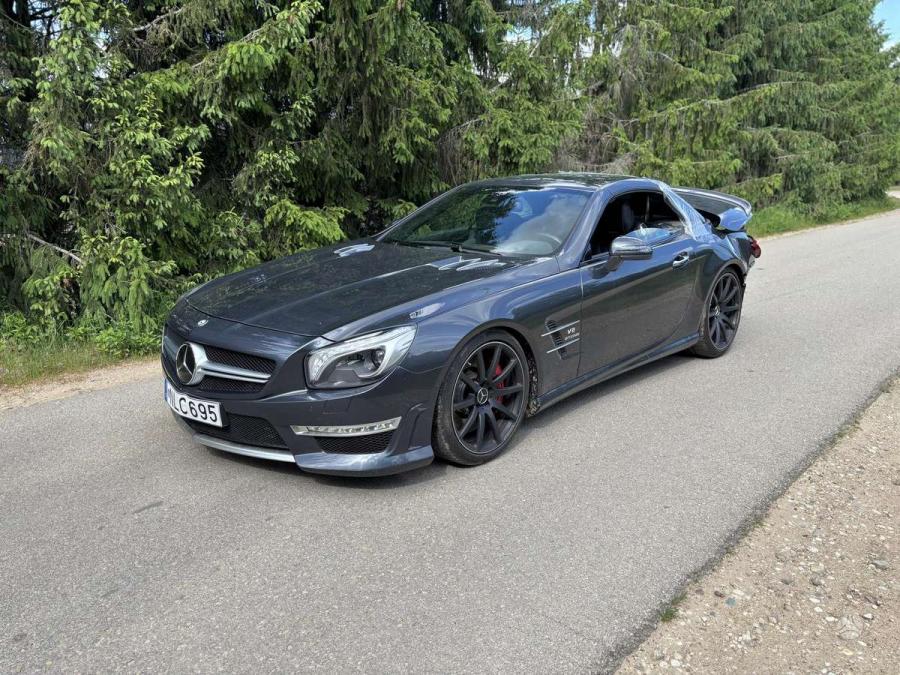 Pelēks Mercedes-Benz SL 63 AMG 2013 Kauņa, ar dzinēja tilpumu 5.46 L un nobraukumu 36 tūkst. km par 23999 €, foto 1 vietnē AUTOMOTO.COM.LV