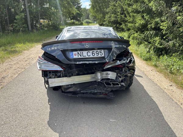 Pelēks Mercedes-Benz SL 63 AMG 2013 Kauņa, ar dzinēja tilpumu 5.46 L un nobraukumu 36 tūkst. km par 23999 €, foto 5 vietnē AUTOMOTO.COM.LV