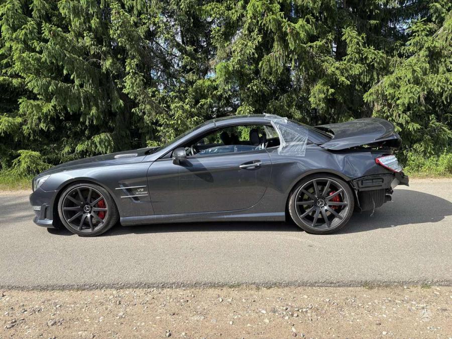 Pelēks Mercedes-Benz SL 63 AMG 2013 Kauņa, ar dzinēja tilpumu 5.46 L un nobraukumu 36 tūkst. km par 23999 €, foto 8 vietnē AUTOMOTO.COM.LV