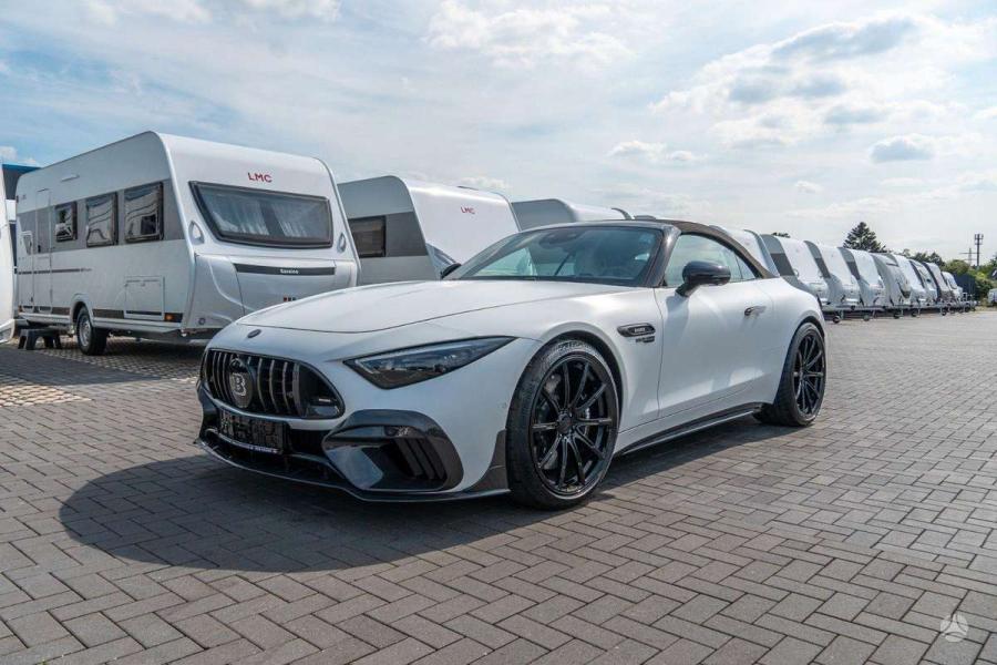 Белый Мерседес SL 63 AMG 2023 в Каунас, объемом двигателя 3.98 л и пробегом 11 тыс. км за 165000 €, фото 1 на AUTOMOTO.COM.LV