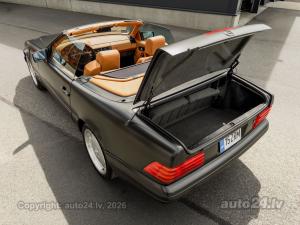 Black Mercedes-Benz SL-Class 1997 in Tallinn, with an engine capacity of 5.00 L and mileage of 159 thousand km for 28900 €, photo 6 on AUTOMOTO.COM.LV