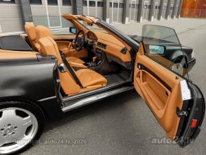 Black Mercedes-Benz SL-Class 1997 in Tallinn, with an engine capacity of 5.00 L and mileage of 159 thousand km for 28900 €, photo 7 on AUTOMOTO.COM.LV