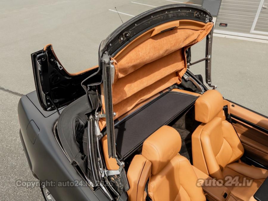 Black Mercedes-Benz SL-Class 1997 in Tallinn, with an engine capacity of 5.00 L and mileage of 159 thousand km for 28900 €, photo 9 on AUTOMOTO.COM.LV