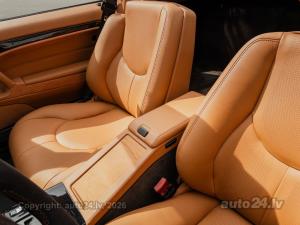 Black Mercedes-Benz SL-Class 1997 in Tallinn, with an engine capacity of 5.00 L and mileage of 159 thousand km for 28900 €, photo 11 on AUTOMOTO.COM.LV