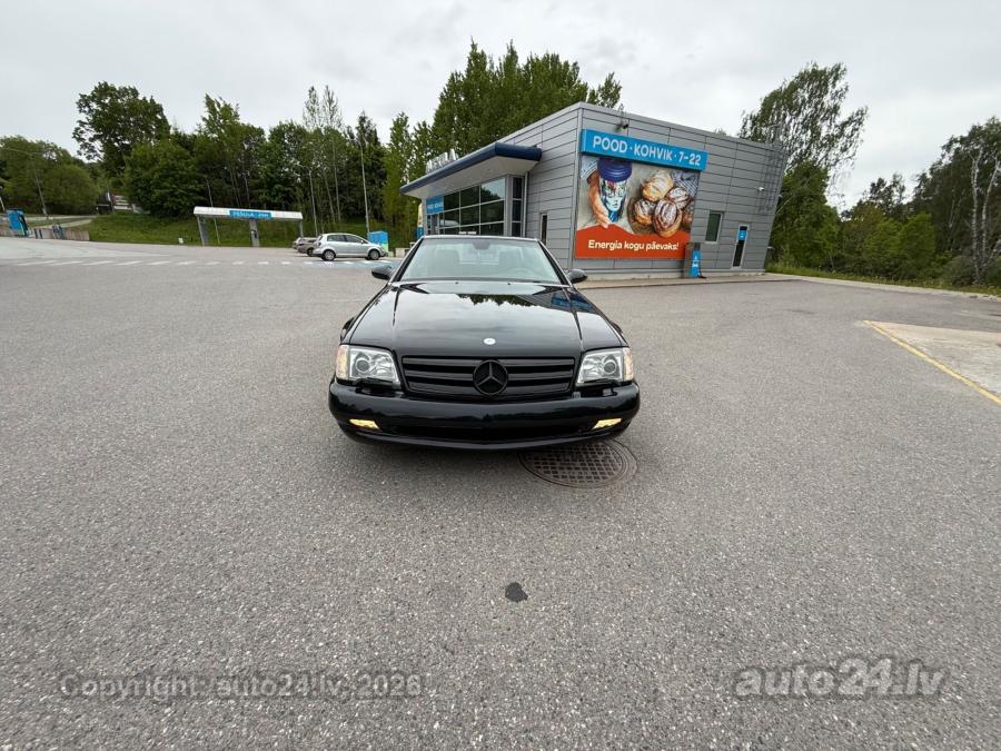Black Mercedes-Benz SL-Class 1999 in Tallinn, with an engine capacity of 5.00 L and mileage of 150 thousand km for 30000 €, photo 6 on AUTOMOTO.COM.LV